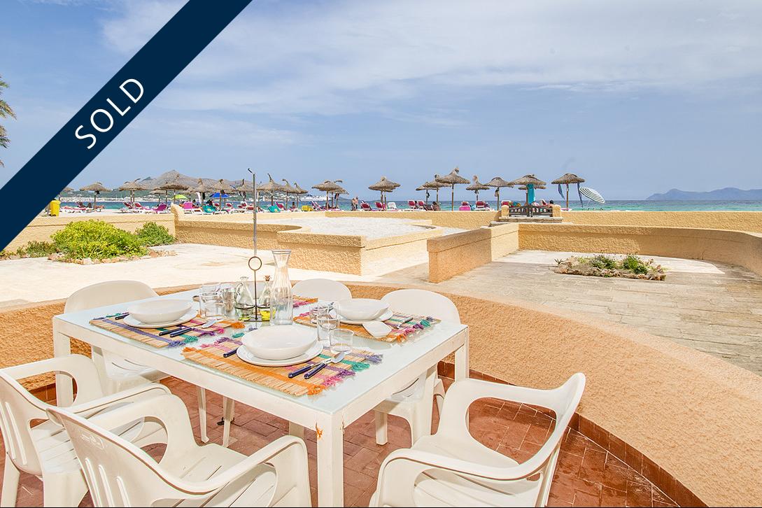 Magnificent front line apartment in Puerto de Alcudia